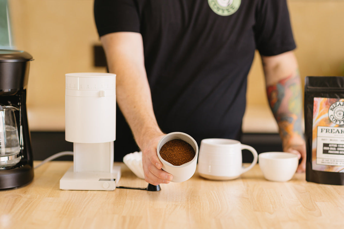 How to Grind Coffee with a Fellow Opus Coffee Grinder – Bizarre Coffee